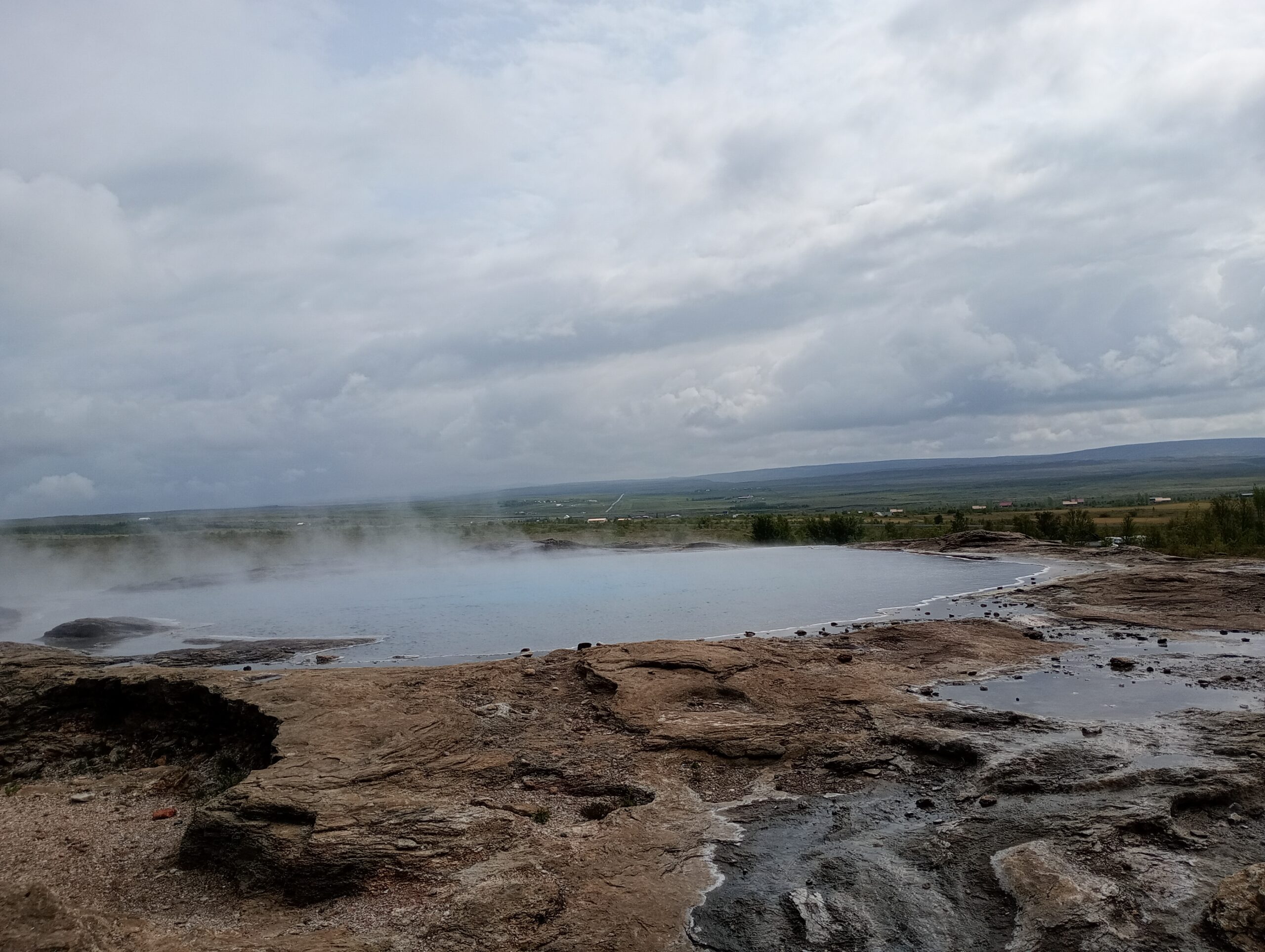 Gejzery Islandii – Geysir i Strokkur w dolinie geotermalnej Haukadalur